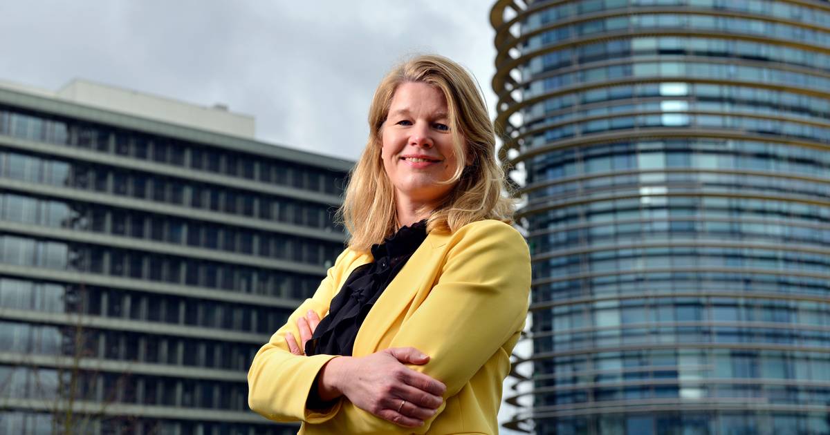 Zijn baan verdiende beter, dus zij leverde een dag extra in | Jannie ...