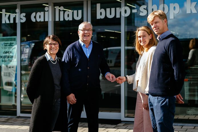 Stijn en Evy nemen het roer over in Buroshop Kris Cailliau: “Eigen ...