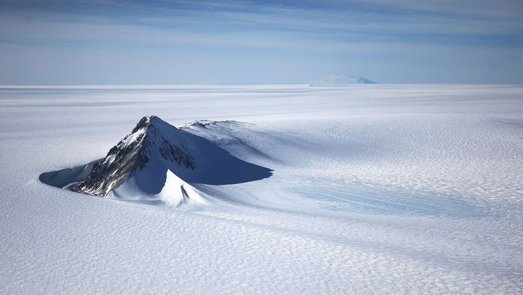 Bijna 100 nieuwe vulkanen ontdekt onder ijskap van Antarctica, maar ...