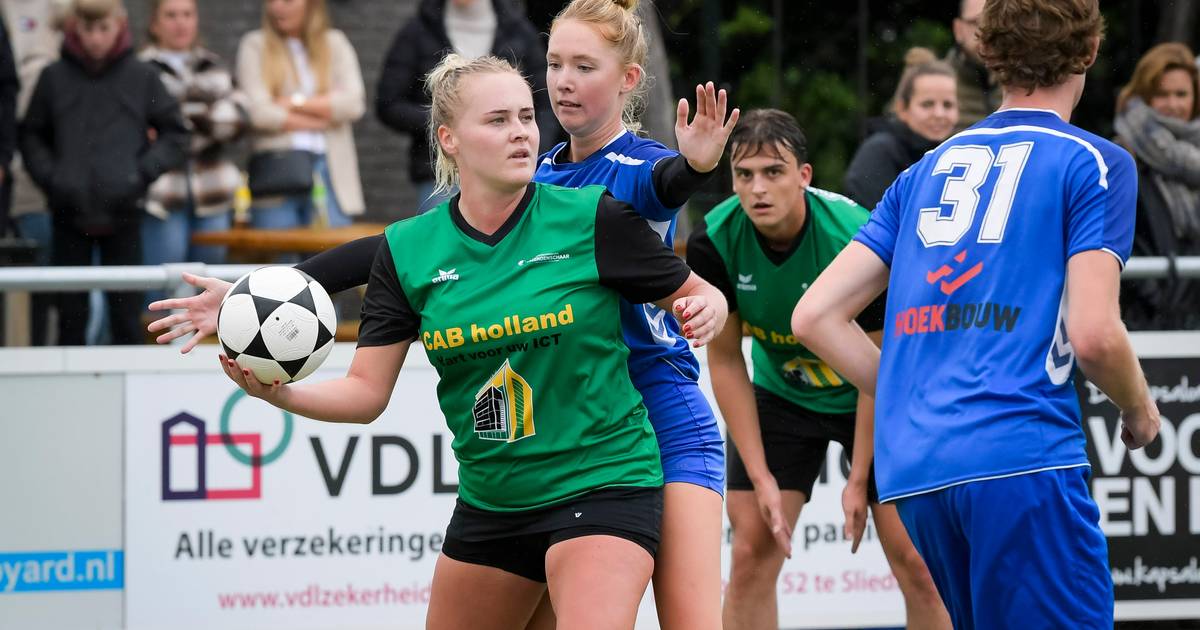 Lotte van de Lustgraaf na ‘transfer’ tegen oude club: ‘Ik had vrees dat ik de bal naar verkeerde ...