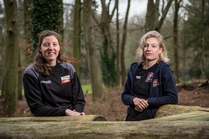 Manon Bakker en Annemarie Worst fietsen op de weg voor dezelfde ploeg: ‘Ze willen meer bieden ...