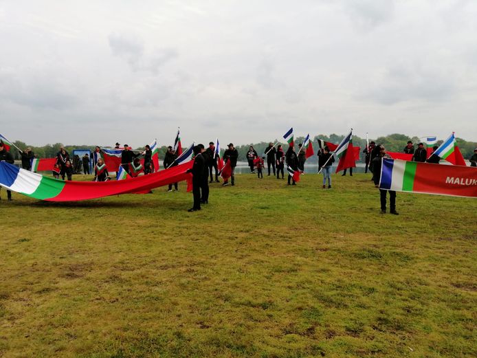 Molukse demonstranten zwaaien RMS-vlag bij ‘korte bijeenkomst’ in ...