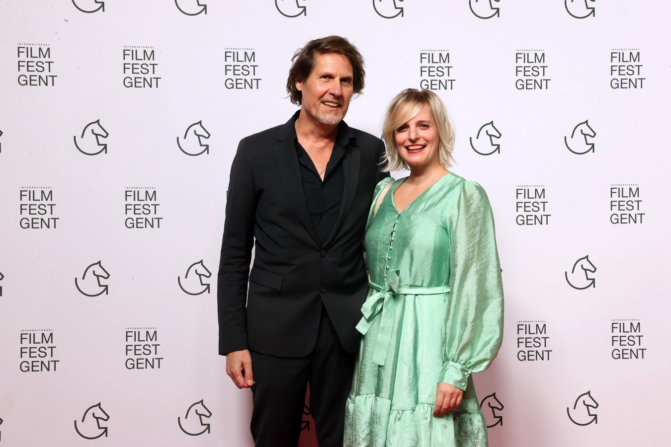 IN BEELD. Vlaams mediaminister Benjamin Dalle toont z’n selfiekunsten ...