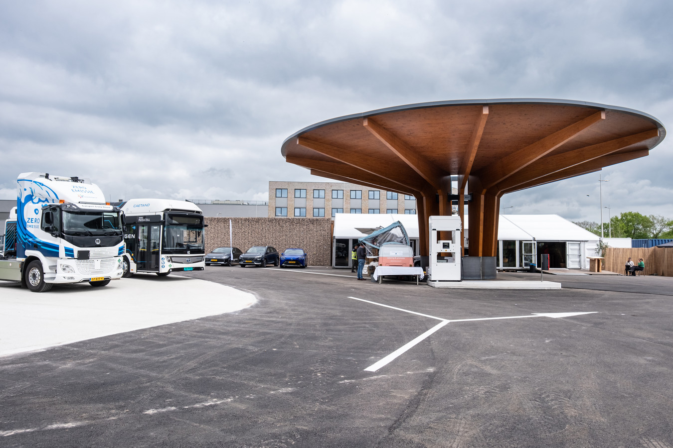 Zo ziet het tankstation van de toekomst eruit (en de eerste gaat open ...