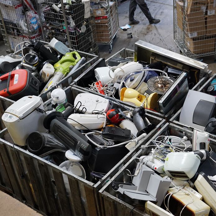 Krëfel wil 600 ton elektromateriaal inzamelen. Vanuit Humbeek start het ...