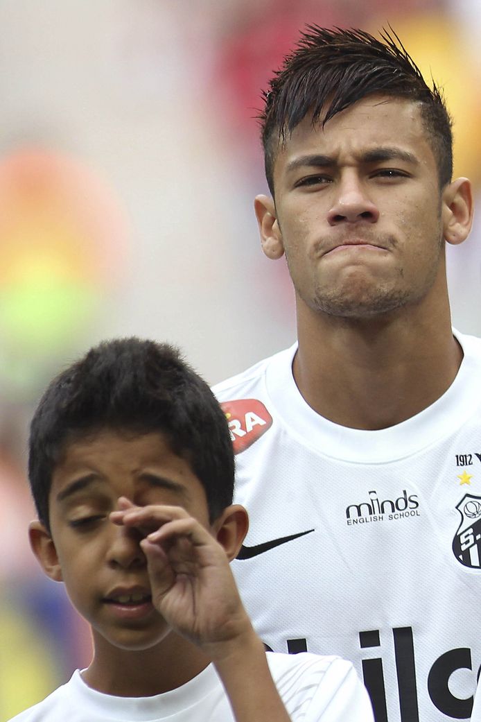 Neymar in tranen bij laatste wedstrijd voor Santos | Buitenlands Voetbal | hln.be