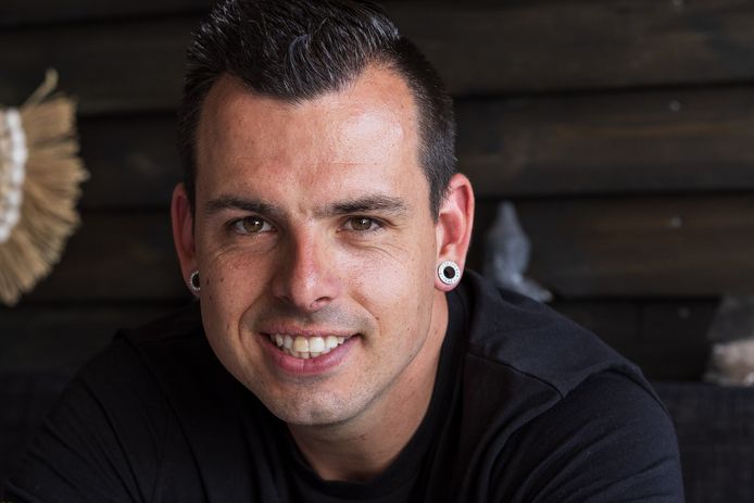 Zaltbommelse zanger Boy Lever neemt zijn fans mee het water op: ‘De ...