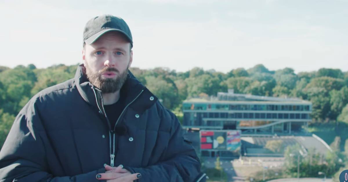 Dit gebeurde er toen een man ‘BOOS’-presentator Tim Hofman wilde doden: “Hij stond klaar met een ...