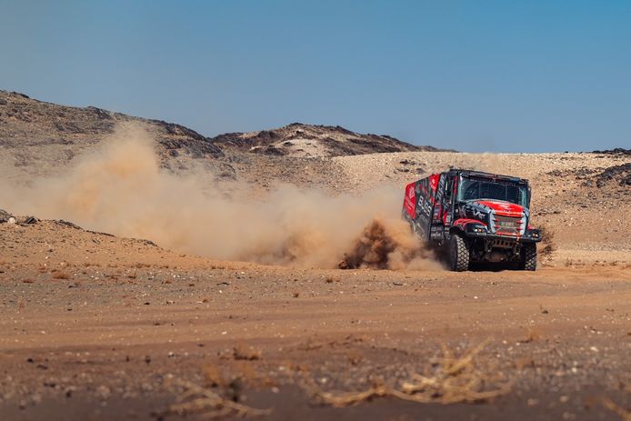 Oud-winnaar Van Kasteren slaat Dakar 2025 over, Anja van Loon enige ...