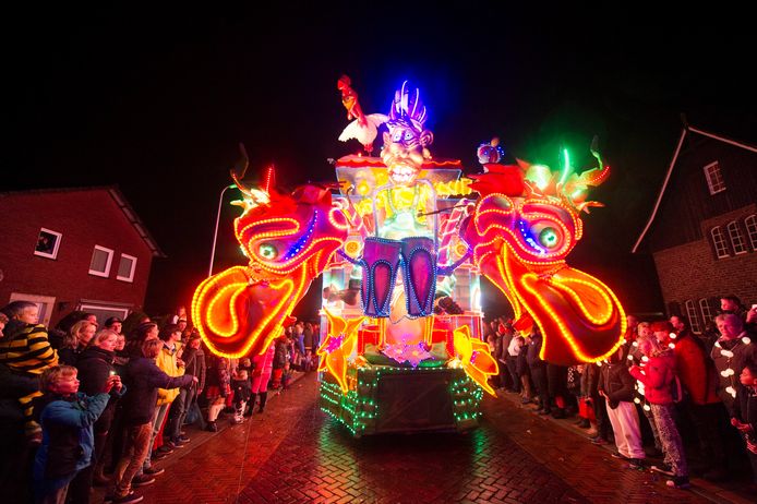 Twentse Verlichte Optocht in Tubbergen staat op scherp; geluid op ...