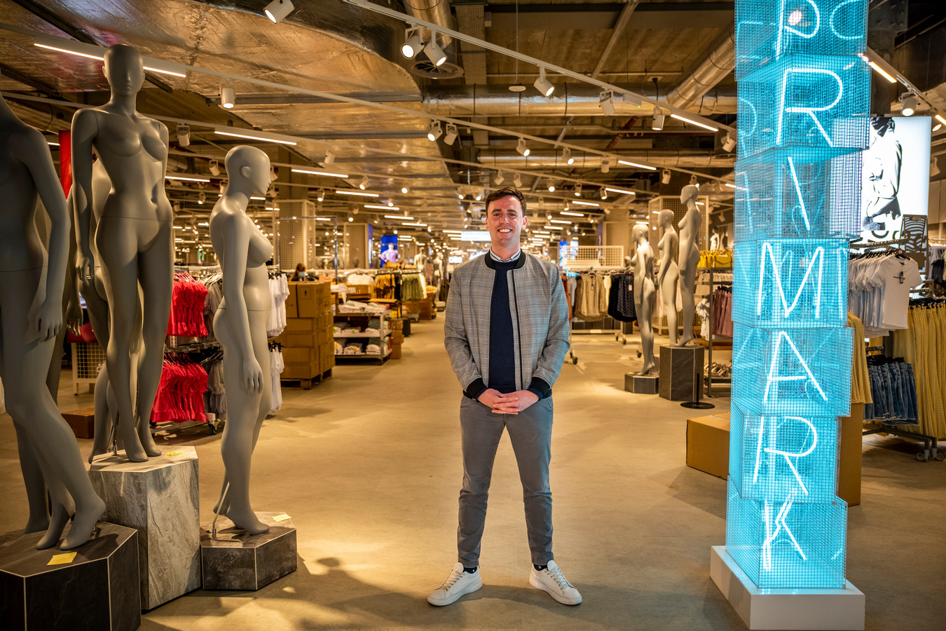 Eindelijk! Megagrote, nieuwe Primark op Coolsingel opent woensdag de ...