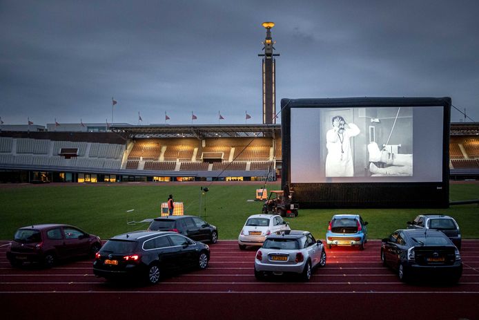 Drive-in bioscoop smaakt naar meer: ‘Auto's zijn een veilige oplossing ...