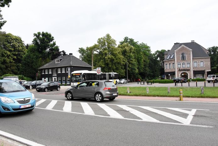 Gevaarlijk kruispunt wordt negen jaar na dodelijk ongeval aangepakt | Vosselaar | hln.be