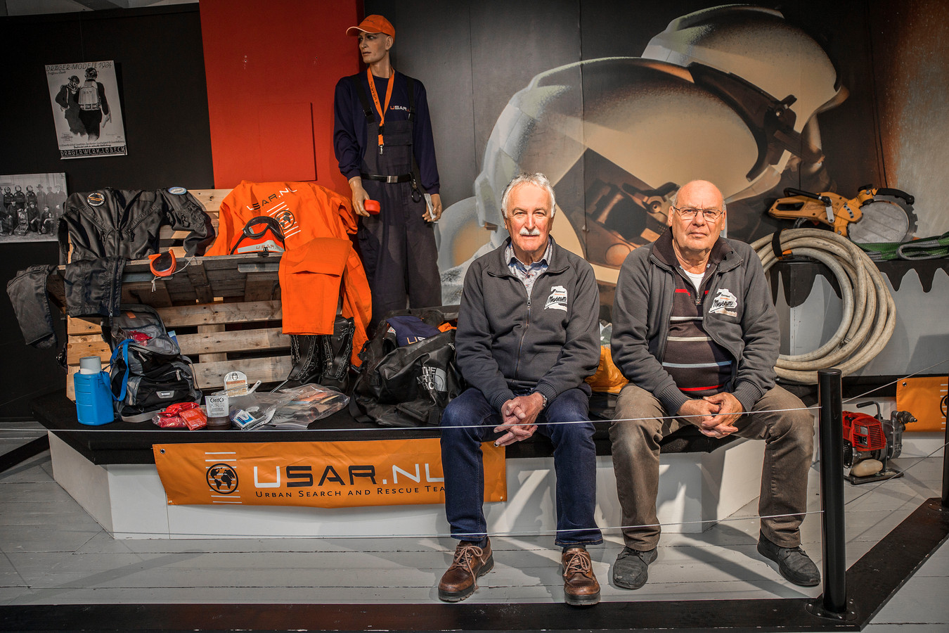 Ze haalden vorig jaar nog twaalf mensen levend onder het puin vandaan ...