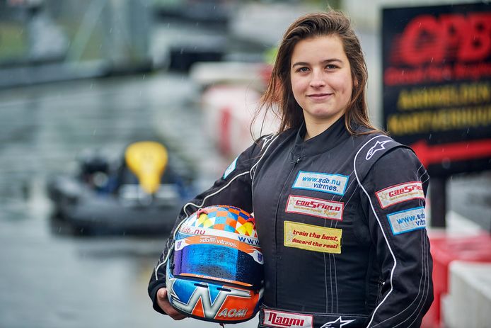 Na de dood van haar vader moest Naomi haar droom laten varen, maar nu ...