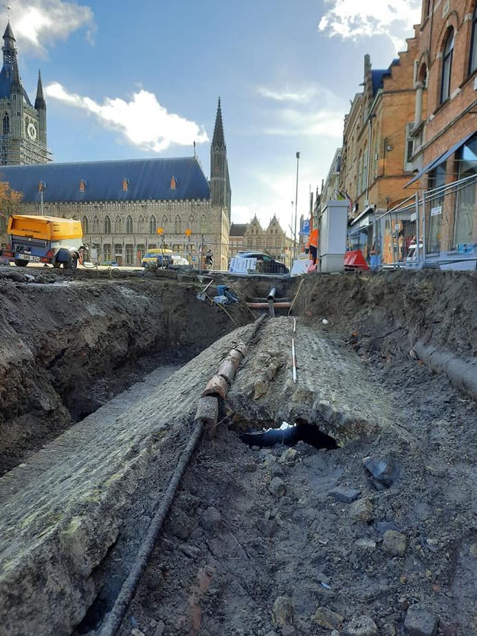 Deel gewelf uit 18de eeuw blootgelegd tijdens werken De Leet: “Restant ...
