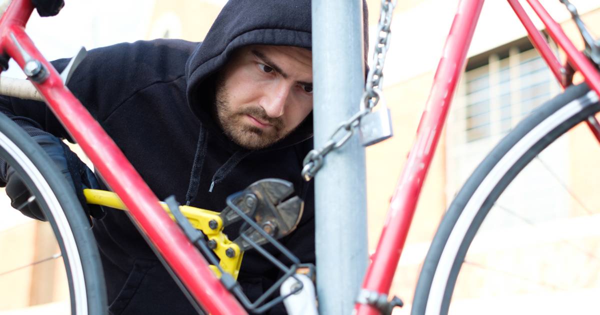 Dure fietsen en luxe uitvoering opoefiets in trek bij dieven in centrum ...