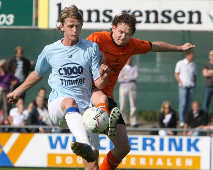 Duur lesje hoofdklassevoetbal voor De Bataven | Foto | gelderlander.nl