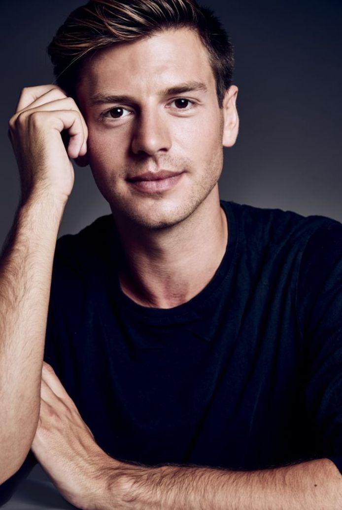 Belgische balletdanser Edo Wijnen sleept Alexandra Radiusprijs 2019 in ...