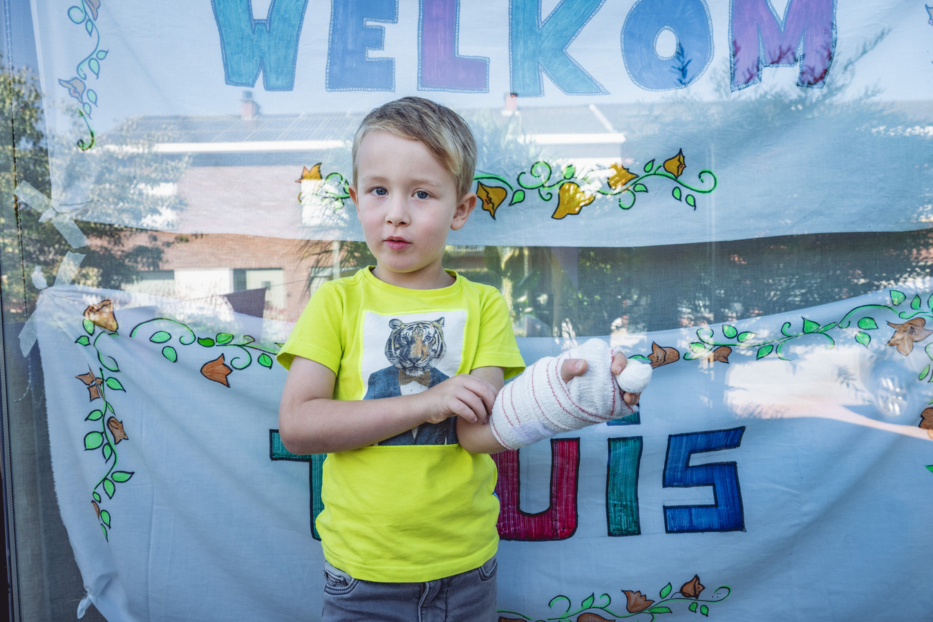 Thibaut (6) is terug thuis na levensbedreigende slangenbeet in Kroatië ...