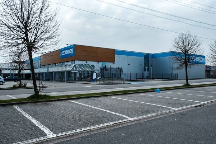 Decathlon Schelle start met thuisleverdienst | Schelle | hln.be
