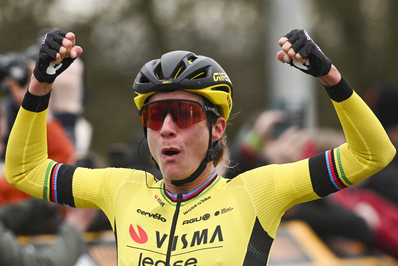 Marianne Vos oogst respect bij droomdebuut Omloop, half jaar na zware ...