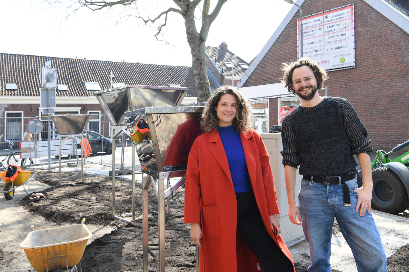 Steek je hoofd in dit kunstwerk aan de Korvelseweg en je hoort een ...