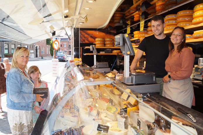 Brecht en Laurien schuimen voortaan de wekelijkse markten af met 'De Kazerie’: “Het kriebelde om ...