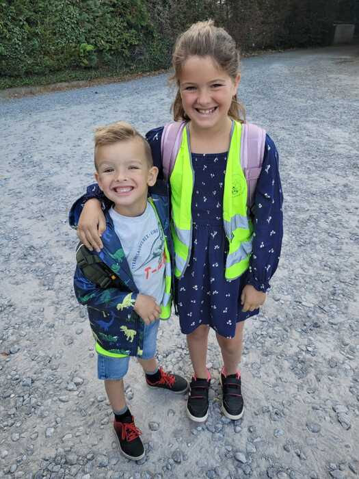 Lyo en Marie zijn weer helemaal klaar voor een nieuw schooljaar | Foto ...