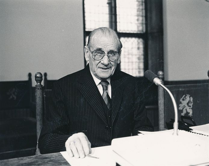 ‘Voor enkel het uitschelden van een verkeersregelaar ga je een jaar de ...