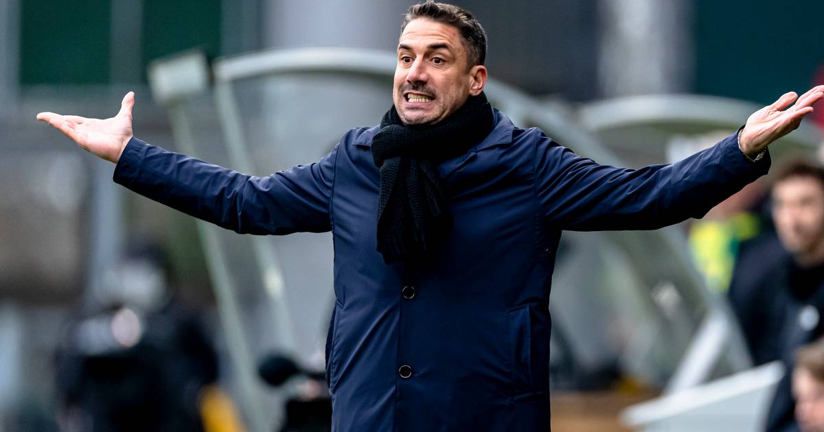 Spanjaard Julio Velázquez vertrekt na ‘onderling overleg’ als trainer ...