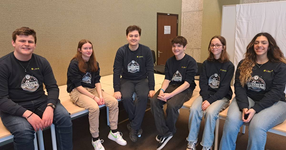 KA schiet voor vijfde maal minisatelliet de ruimte in: “Meteen na ...