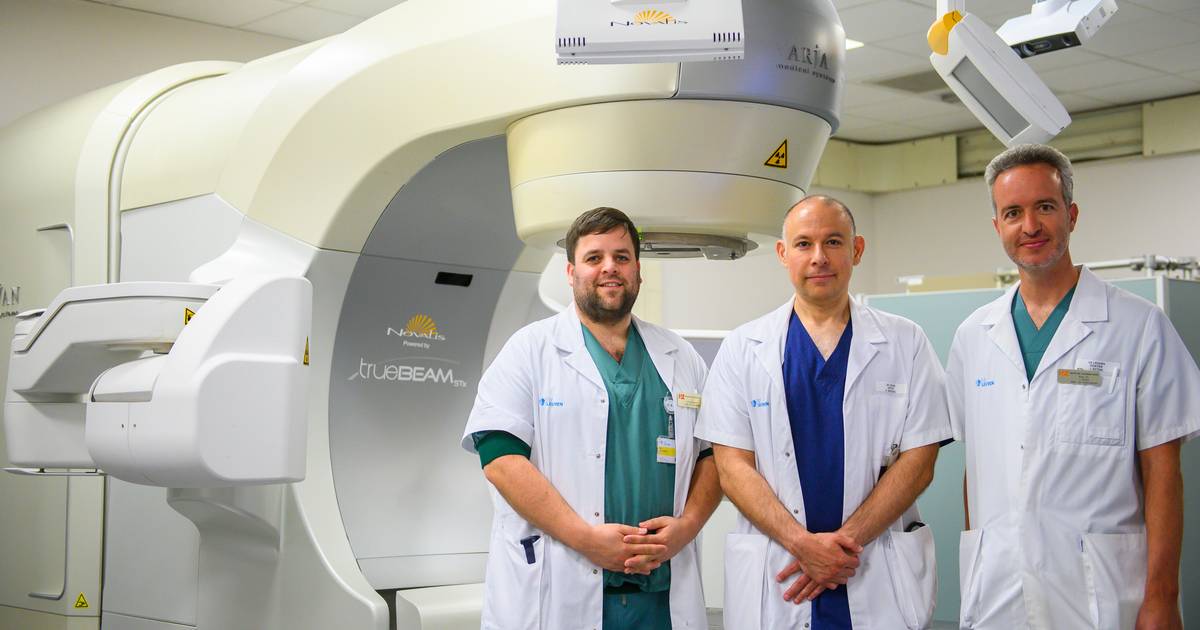 Belgische primeur: UZ Leuven bestraalt patiënt voor het eerst op het ...
