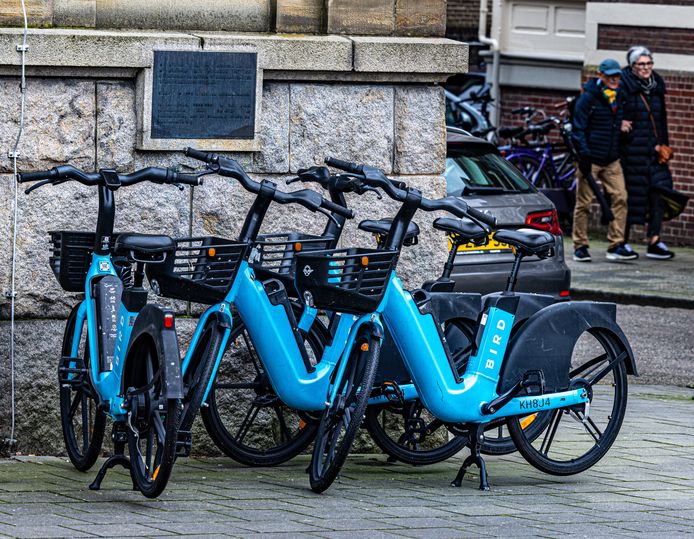 En wéér haalt een bedrijf zijn deelvervoer weg uit Zwolle: 'Ik schrik ...