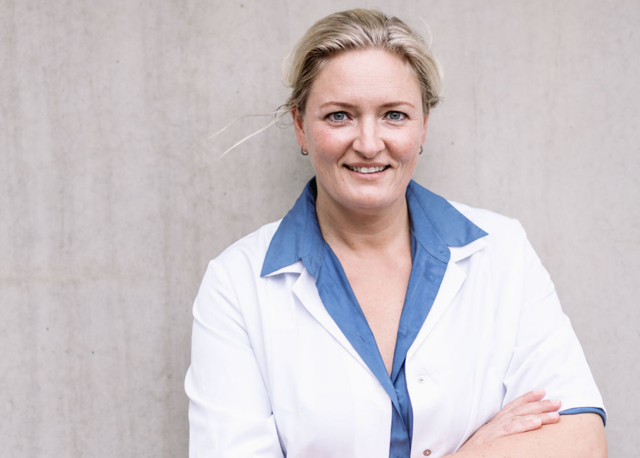 2 vrouwen die nooit (meer) een neuscorrectie zouden overwegen. “Tot op vandaag heb ik er spijt ...