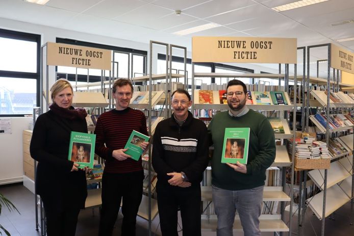 Eddy Gadeyne schenkt zelfgeschreven boek over roofvogels aan bib: “Mens ...
