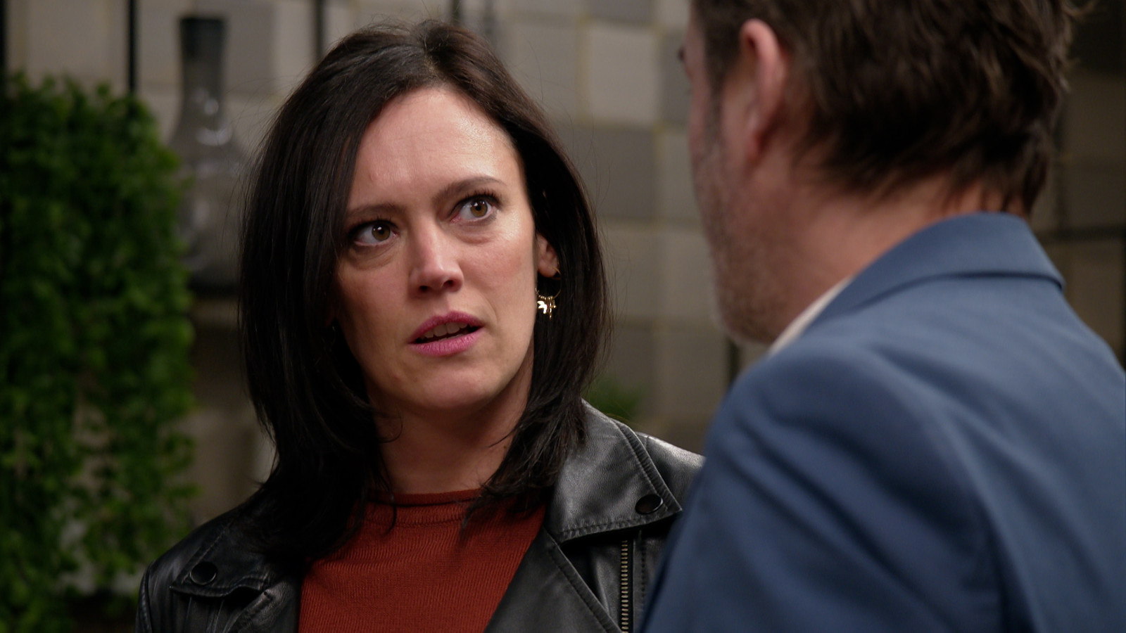Actrice Marieke Dilles is een jaar aan de slag bij ‘Thuis’: “Ik ben ...