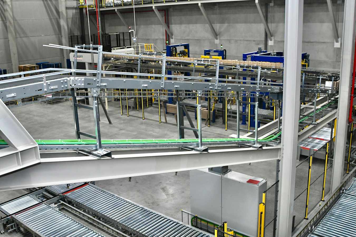 Hier rollen jaarlijks 200 miljoen tortilla’s van de band: Paulig opent ...