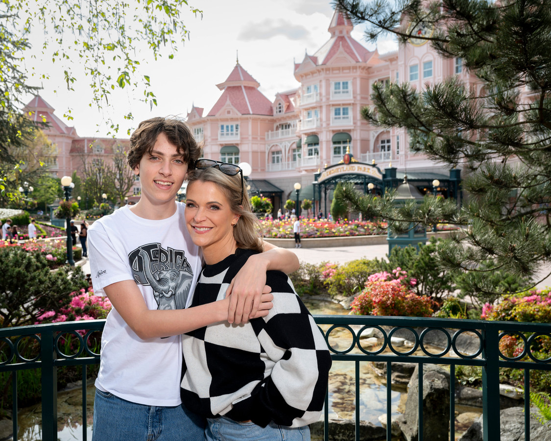 Zoon Karen Damen woont voltijds bij haar: “Thuis krijg ik ...