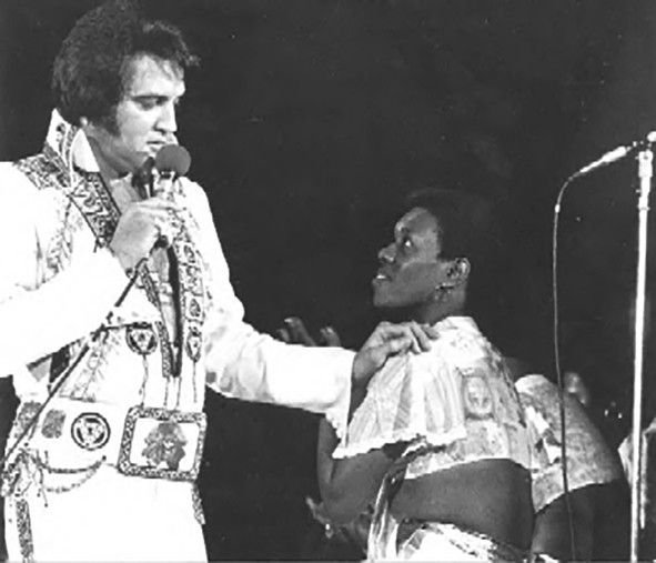 Ieder stukje Elvis dat verdwijnt doet pijn, fans genieten extra van ...