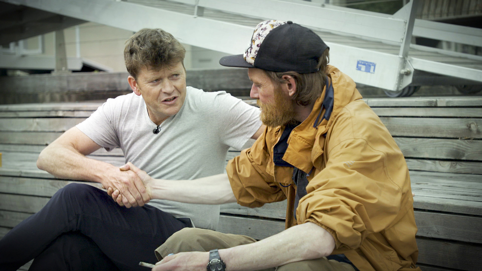 Beau keert terug naar ‘zijn’ daklozen in tweedelige special | Foto ...