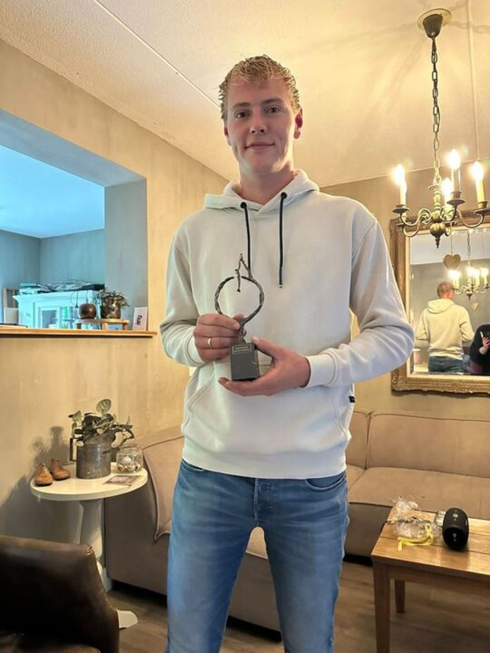 Daan (23) geëerd door burgemeester voor redden van vrouw: ‘Je bent een ...