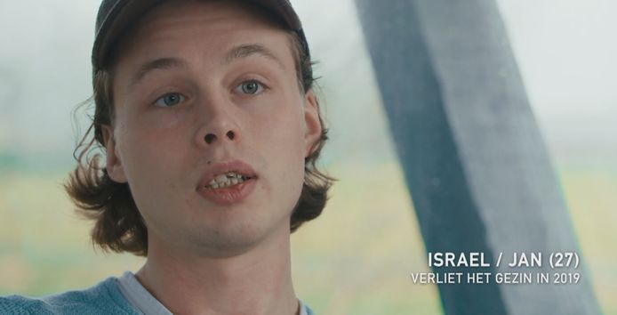 Ruinerwold-zoon Israel brengt boek uit: “Over mijn leven in de geloofswereld van mijn vader ...