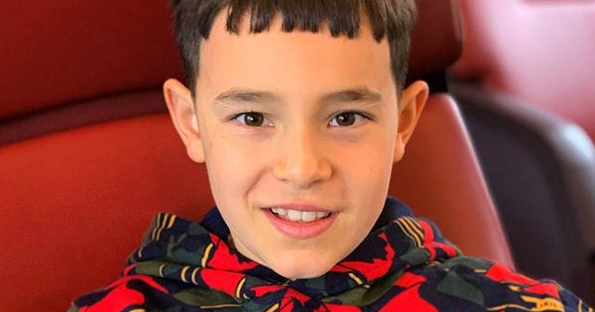 The Voice Kids-winnaar Silver Metz mag zingen op middenstip bij Ajax ...