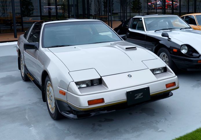 Dit zijn de meest ‘sip kijkende’ auto's ooit | Auto | AD.nl