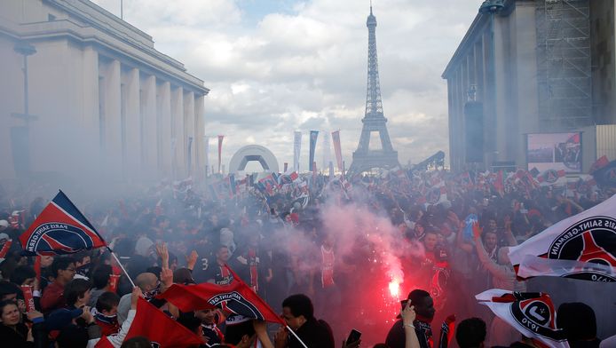 Hooligans PSG plannen gevecht met Anderlecht-rivalen in rand van ...