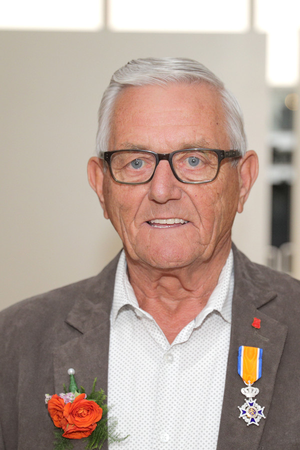 Negen lintjes in Veldhoven | Foto | AD.nl