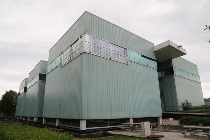 Voormalig Eandis-gebouw te huur | Ieper | hln.be