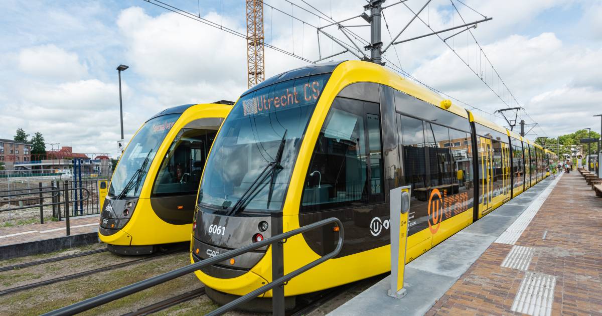 FNV roept óók reizigers op mee te lopen in demonstratie als bus en tram ...