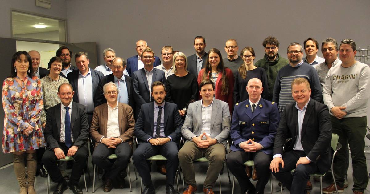 Nieuwe politieraad geïnstalleerd in politiezone Kouter | Torhout | hln.be